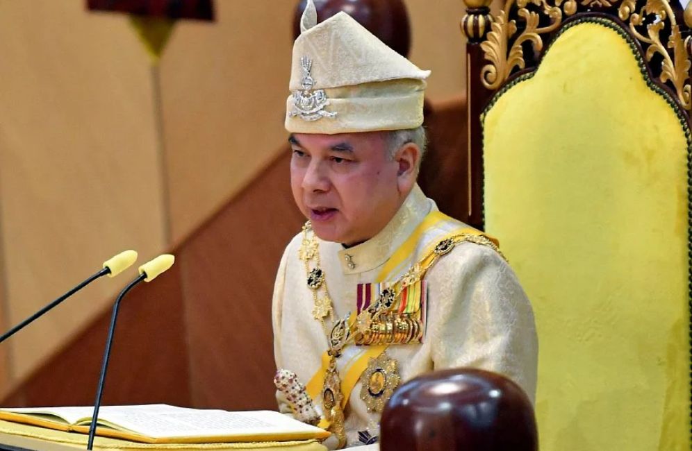 Sultan Perak zahir takziah atas pemergian Tun Abdullah, arah bendera ...