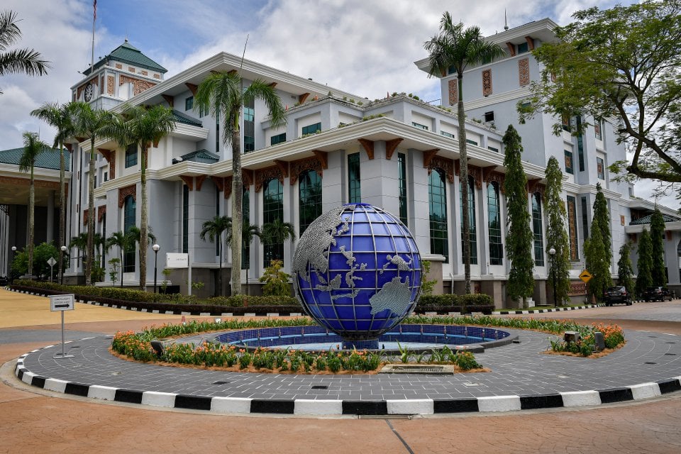 Lima rakyat Malaysia cedera dalam kemalangan babit dua bas pelancong di ...